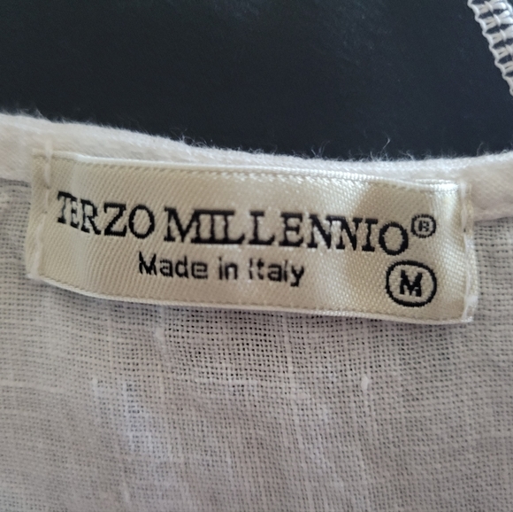 Terzo Millennio | Tops | Terzo Millennio White Linen Sleeveless Top ...